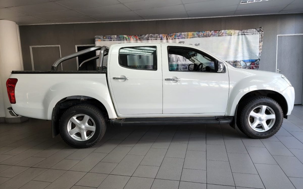 2013 Isuzu KB 300 D-Teq LX Double-Cab – ICAR UMHLANGA